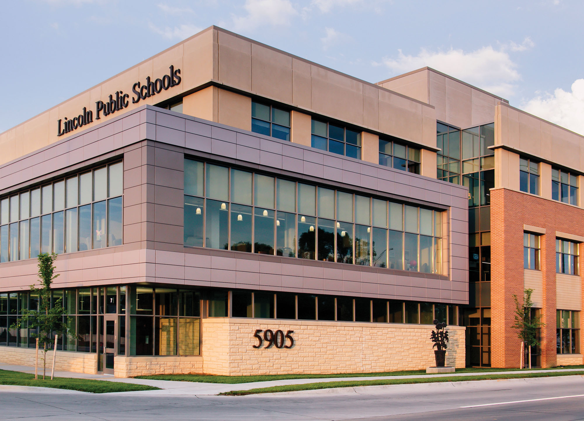 Lincoln Public Schools District Office | Sinclair Hille Architects ...